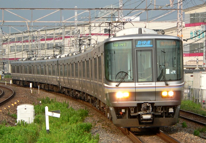 223系 神ホシV46編成以下 新快速播州赤穂行き: 浪漫特快